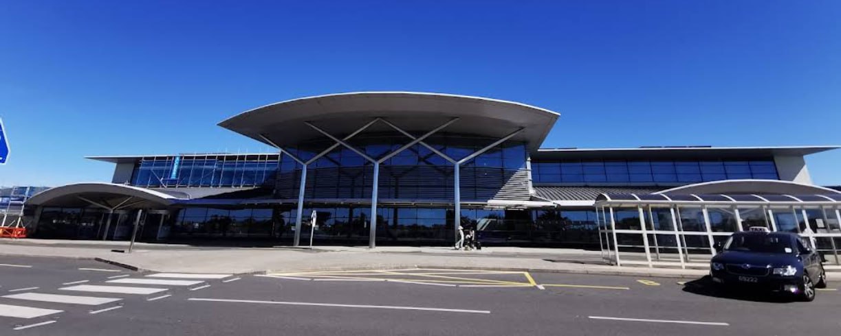 Taxi & Transfers Guernsey Airport (GCI) | Airport Taxi